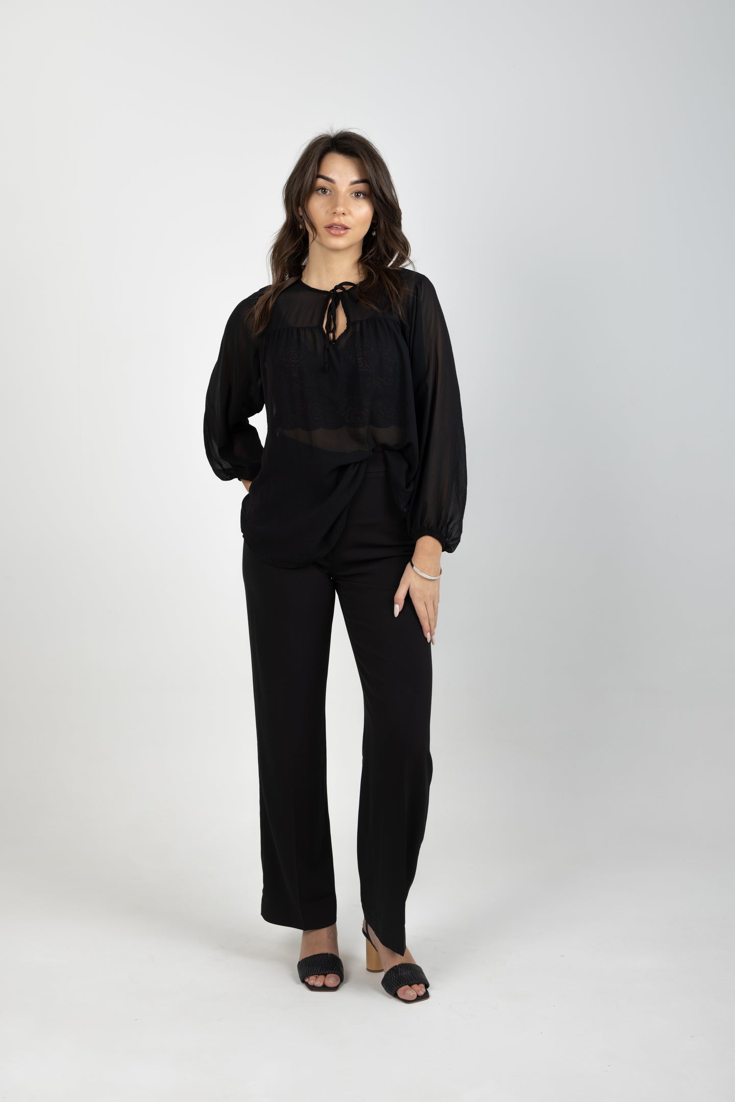 AMY TOP BLACK – Blank Space
