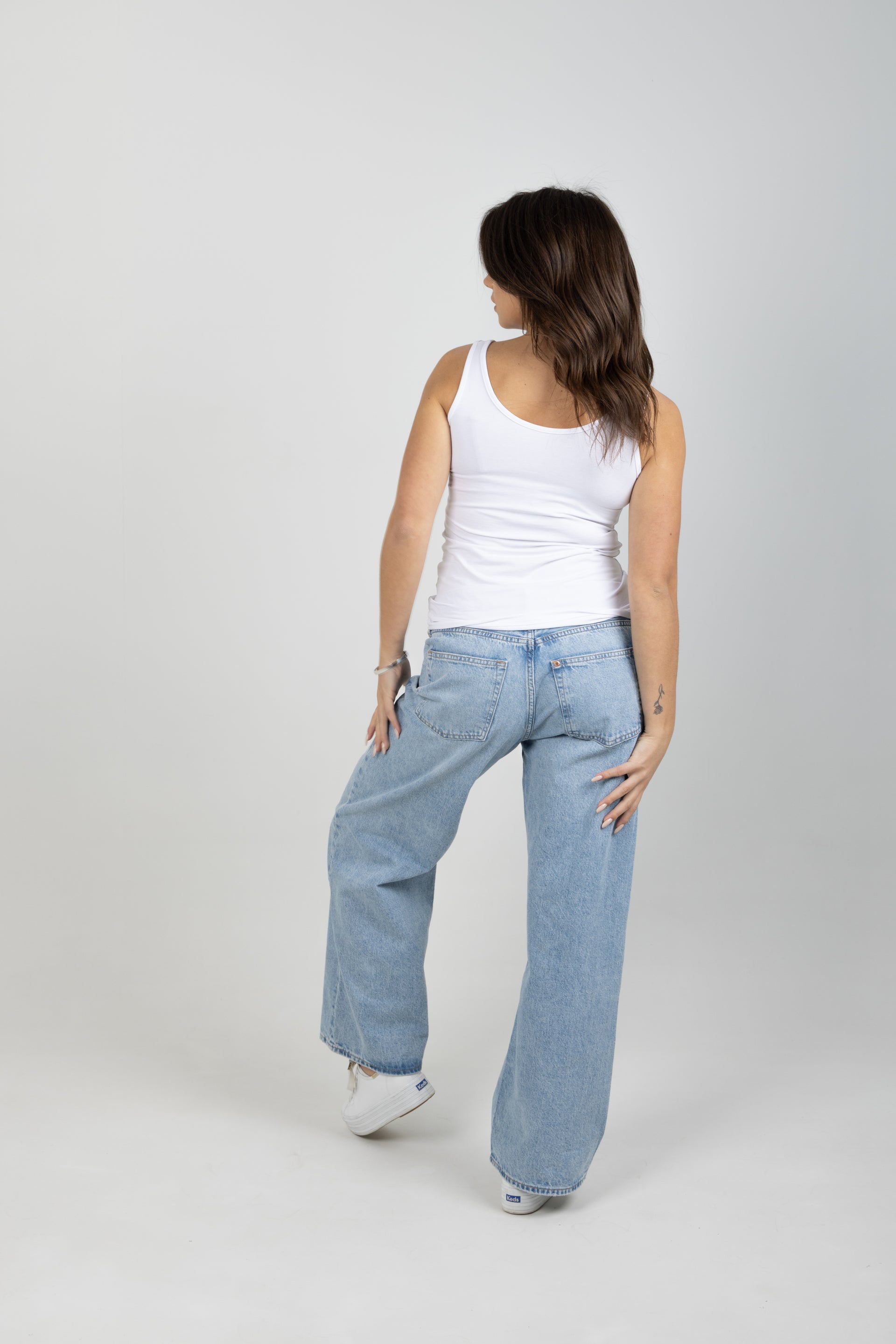 ARIANA TANK WHITE – Blank Space