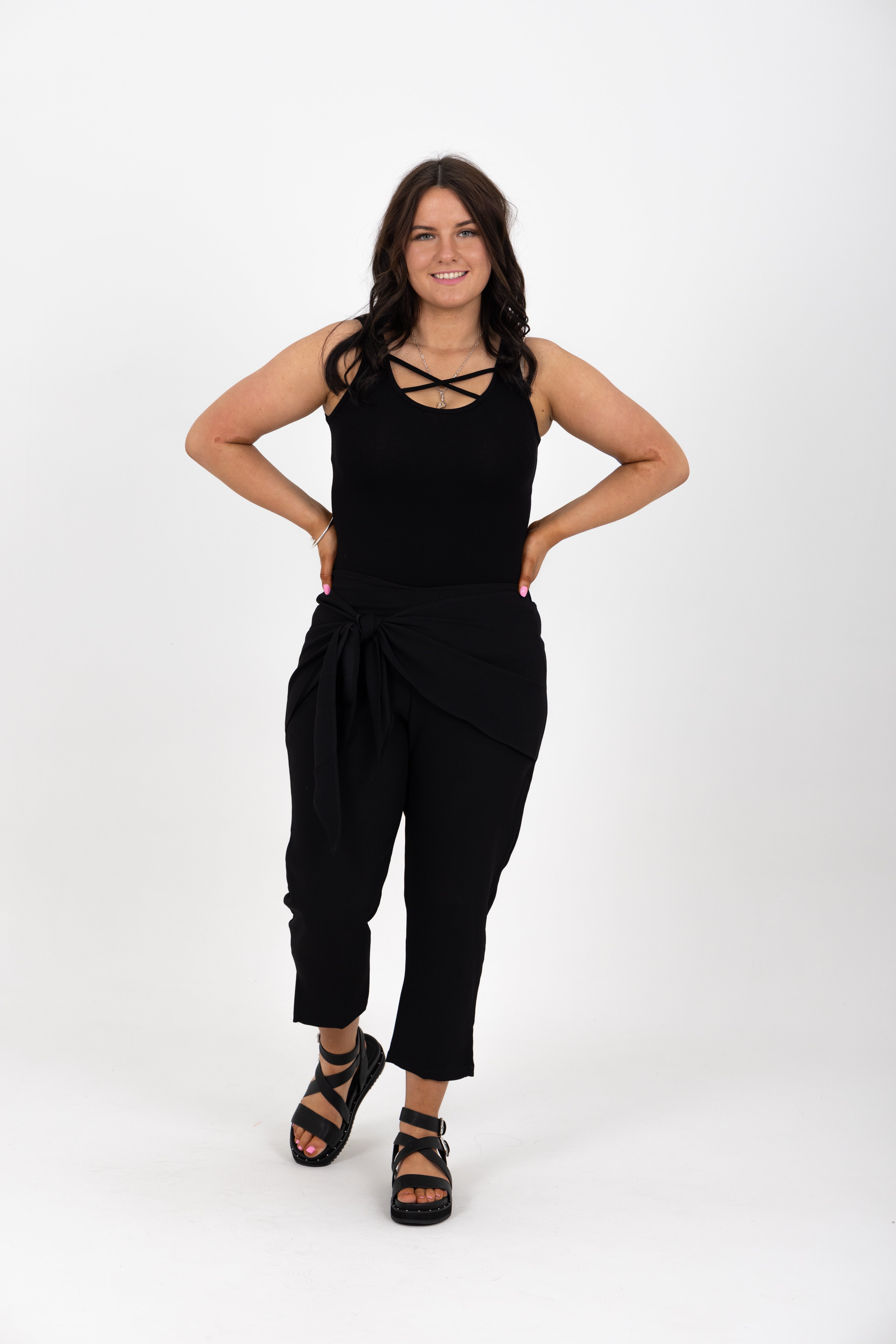 ARIANA TANK BLACK – Blank Space