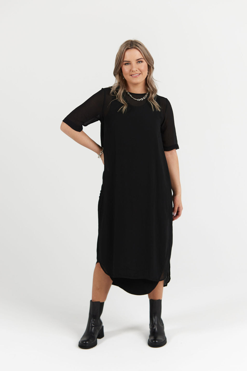 HAZEEL TABARD BLACK – BLANK SPACE.